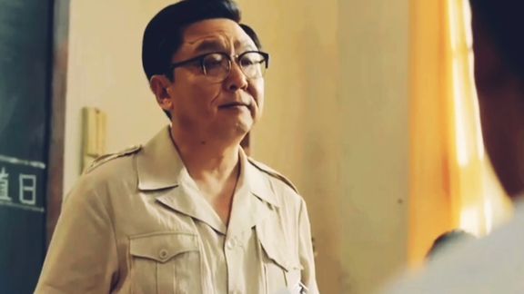 班主任第一天上课,迅速的察觉到每个同学存在的问题,太厉害了!