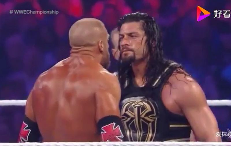 WWE回顾：罗门伦斯vsHHH 大帝血性一战！大公主送锤助夫无济于事