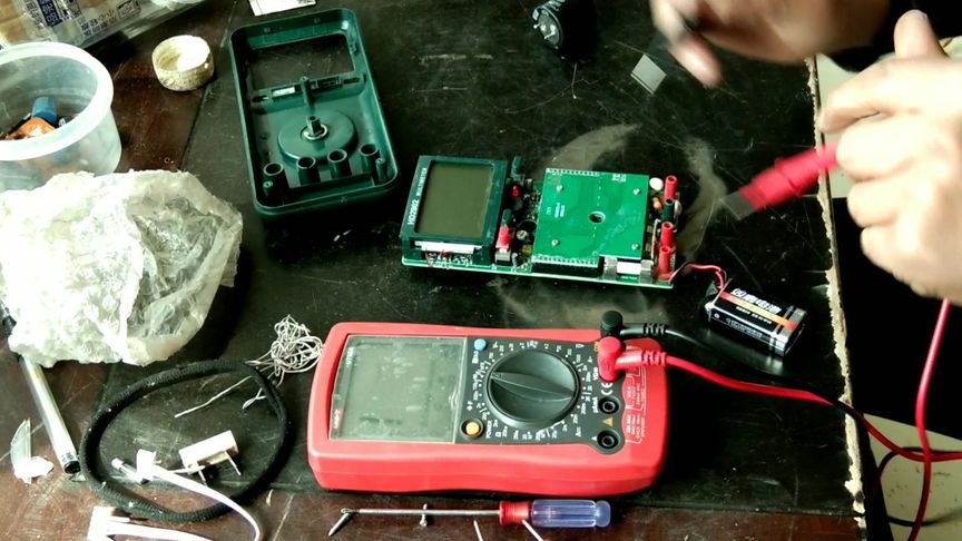 农村小吴头一次修万用表,他能修好吗