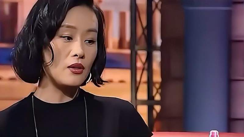 邬君梅谈洋老公名场面,自爆老公“孩子气”,生气吵架有绝招