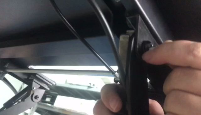 乐歌M1,M9系列气弹簧更换
