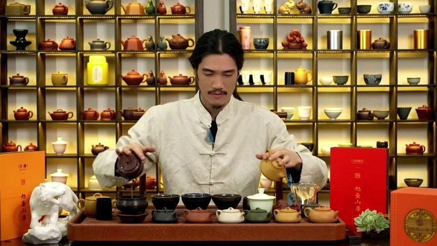 陈老师非常认真展示了盖碗与紫砂壶功夫茶泡法#传统文化 #茶生活