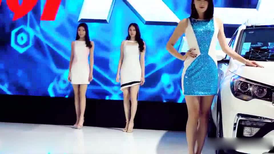 五一福州车展起亚车模优雅走秀
