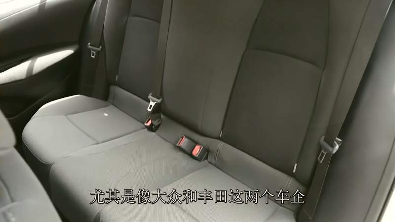 丰田卡罗拉省油又耐开,为啥没人买,车主:这些缺点咋不说?