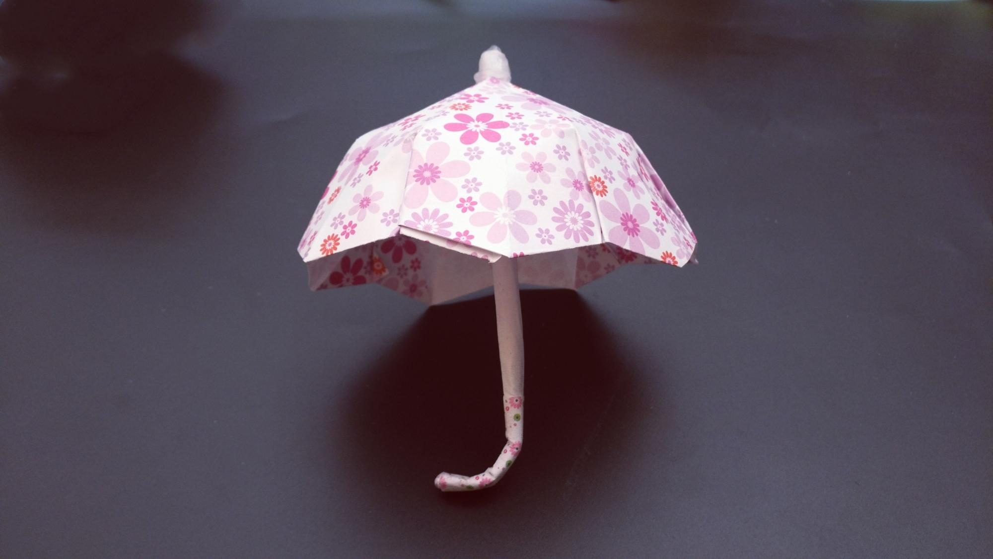 简单的手工折纸,教你用纸折一把漂亮的小雨伞,留着以后教孩子