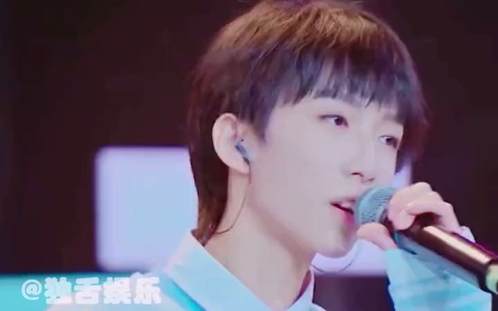 ...来看看tf家族三代幺儿和首次露面的两位试训生初舞台《小精灵》吧～