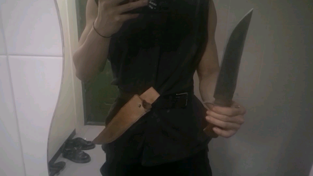 自制影视道具展示:现代博伊刀