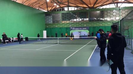 人机大战!网球机器人PK比利时导师。