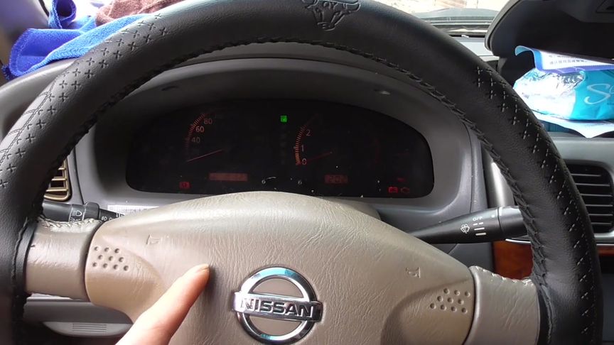 小伙去加油站加200元汽油,油表为什么还是没有上来?