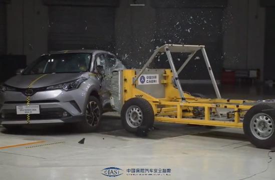 热门车测试汇总 丰田奕泽中保研侧面碰撞测试