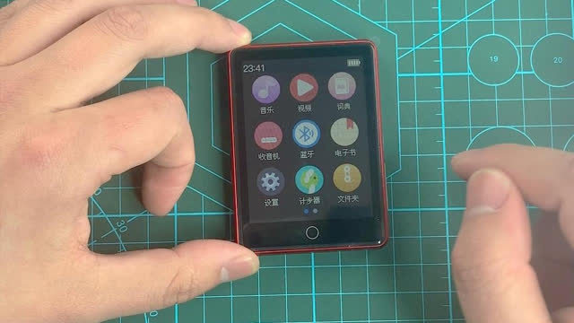 100元MP4播放器,全触屏操作,会比安卓手表更给力么?