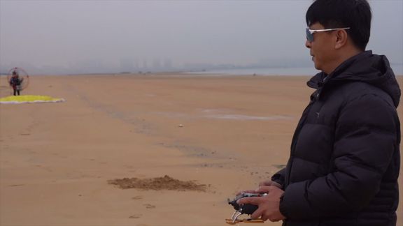 大型真人遥控动力伞!ߘ� 体验可还行?