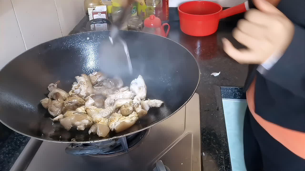 猪脚这个做法才叫香,还没出锅都香到我流口水,好吃不停嘴