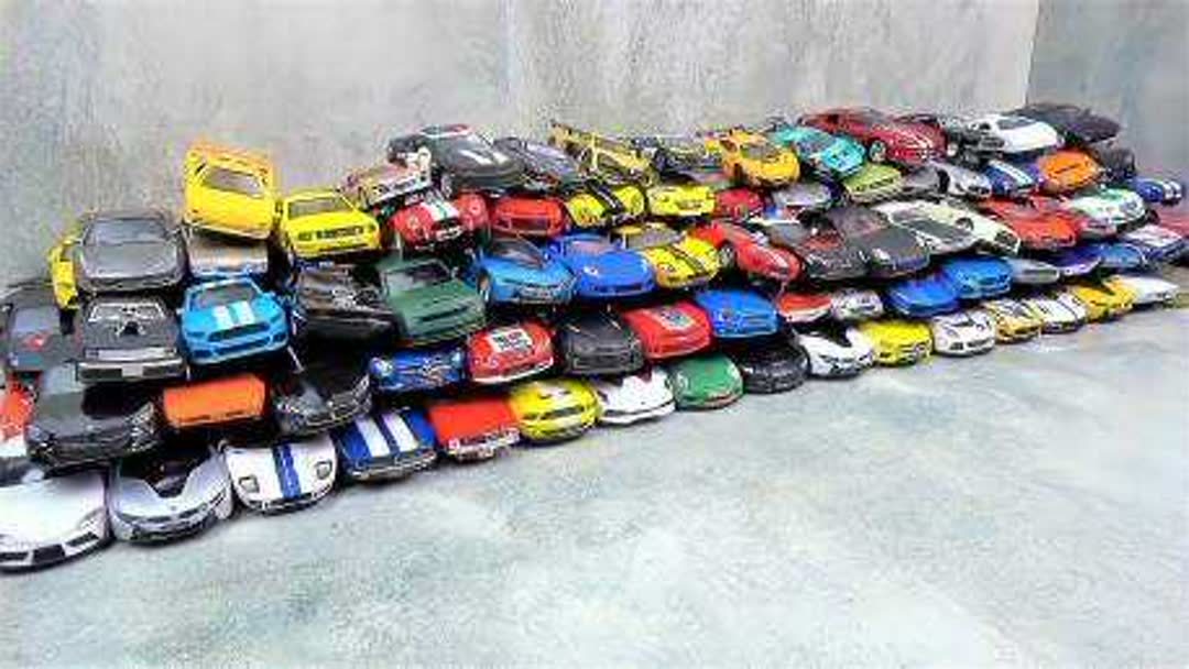 多彩赛车汽车模型展览