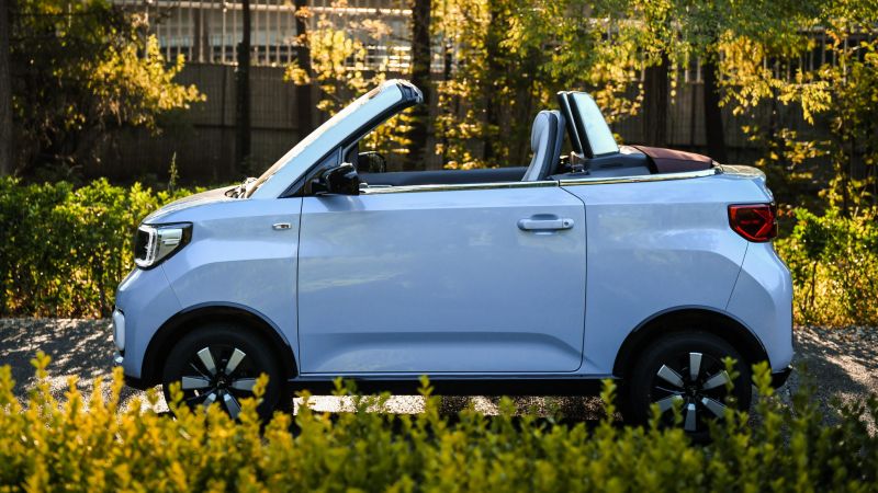 五菱大杀器!宏光MINIEV敞篷版开售,年轻人都能买得起!