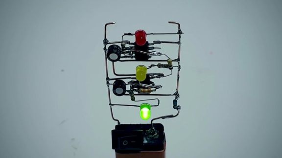 一个手工了解路边红绿灯工作原理!