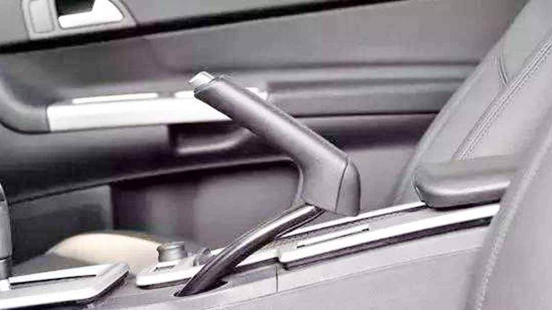 为什么手刹不放车也能开动?