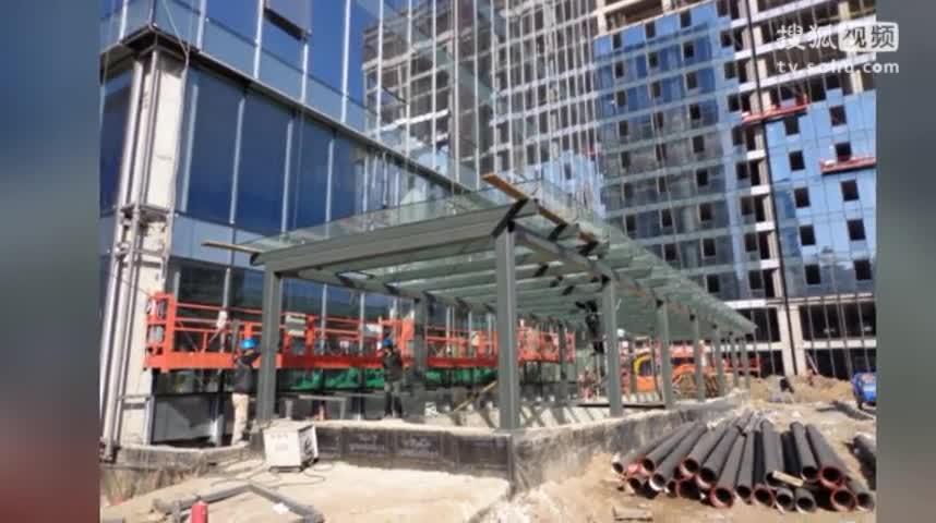 凯利恒-地下室汽车出入口玻璃雨棚工程案例展示