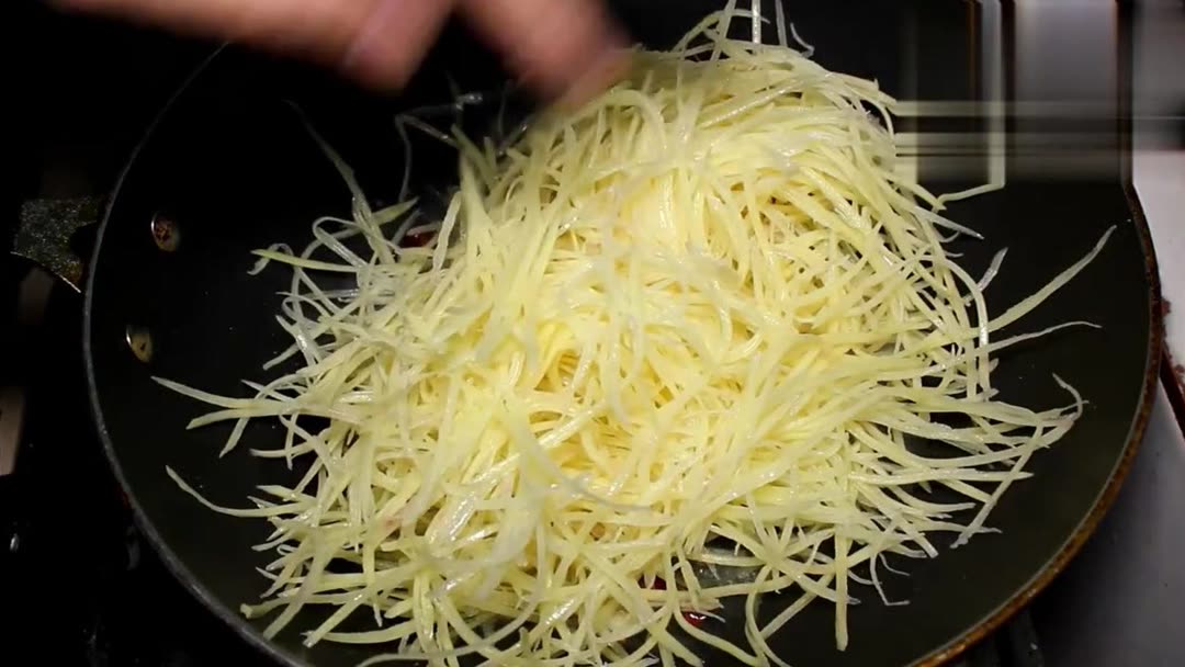 土豆怎么做才好吃?教你个家常做法,简单营养又好吃