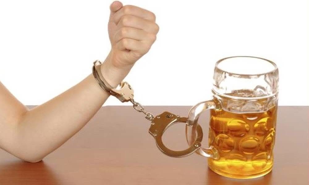 一个动画看明白,酒精在人体内干了啥"好事",看完你还敢喝吗?