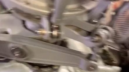 美军阿帕奇武装直升机内部螺旋桨方向传动结构