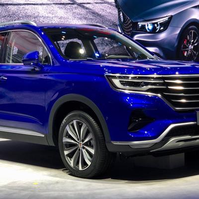 ...标志性的家族前脸但官方说这是最新的“硬核设计”。采用多刃式...