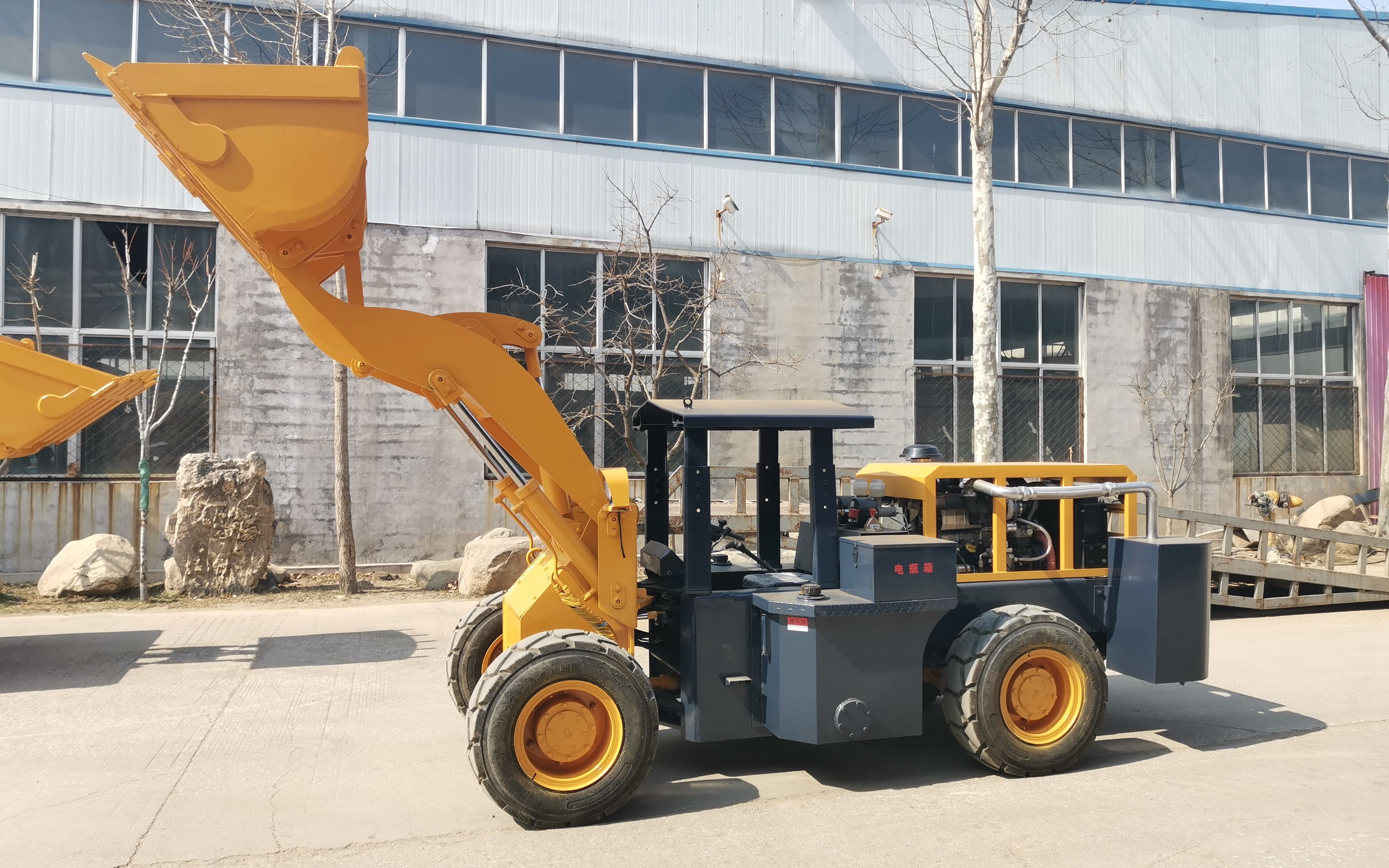 20窄体矿井装载机国三发动机,车宽1.4米