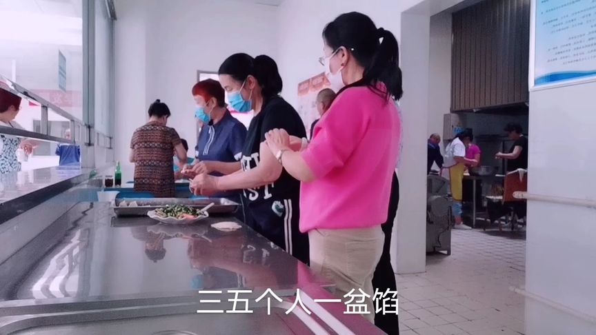 新疆这家央企职工食堂太热闹了,大家一起包饺子,吃粽子过端午。