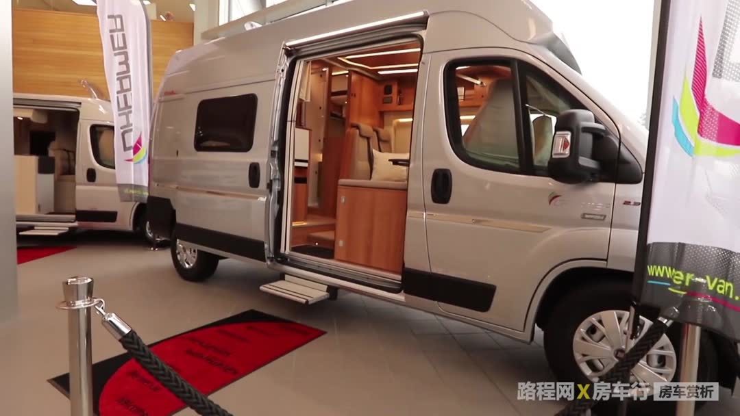 这款B型房车空间完全不输C型房车,布局很亮眼,还有个隐形的床!