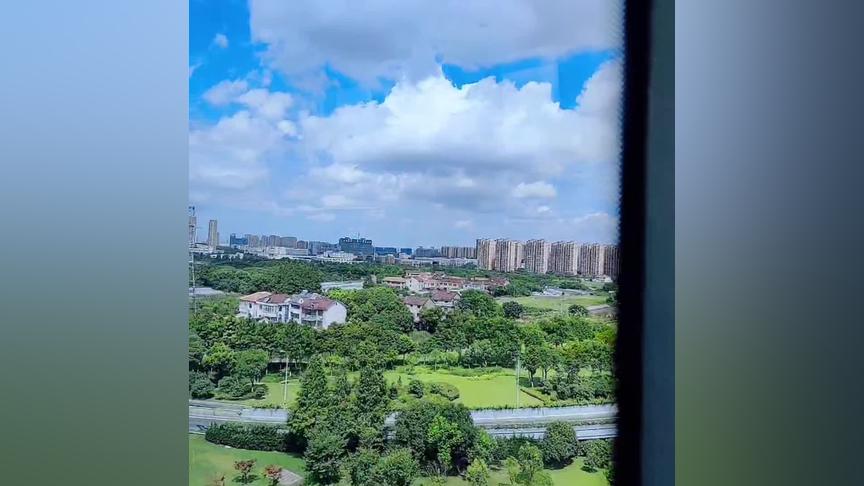 周末出周一回又是新的一周了,时光飞逝,珍惜眼前。