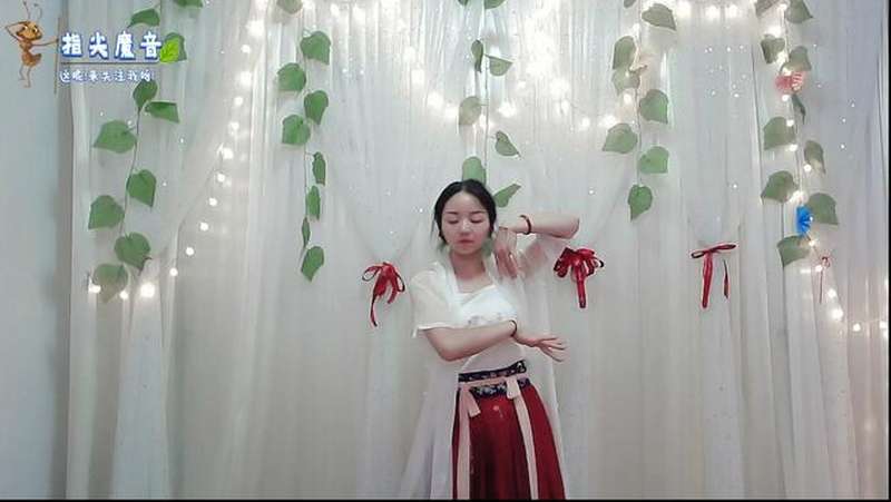 一首《月亮之上》经典老歌,听不腻!再听还是那么好听