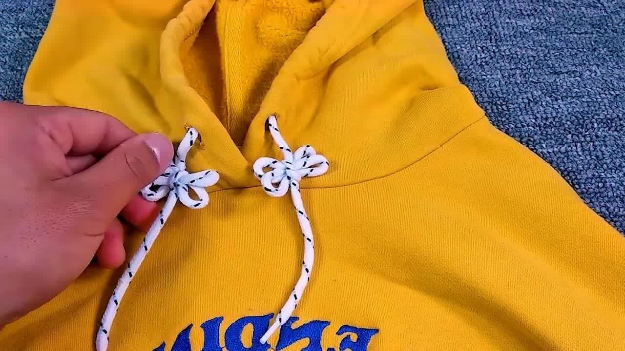 很流行的卫衣帽绳系法,一看就会,再也不怕绳子甩来甩去不好看啦