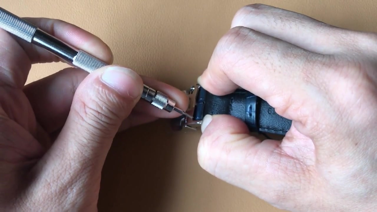 匠心钟表:手表皮带拆卸教程浪琴名匠复刻表多少钱