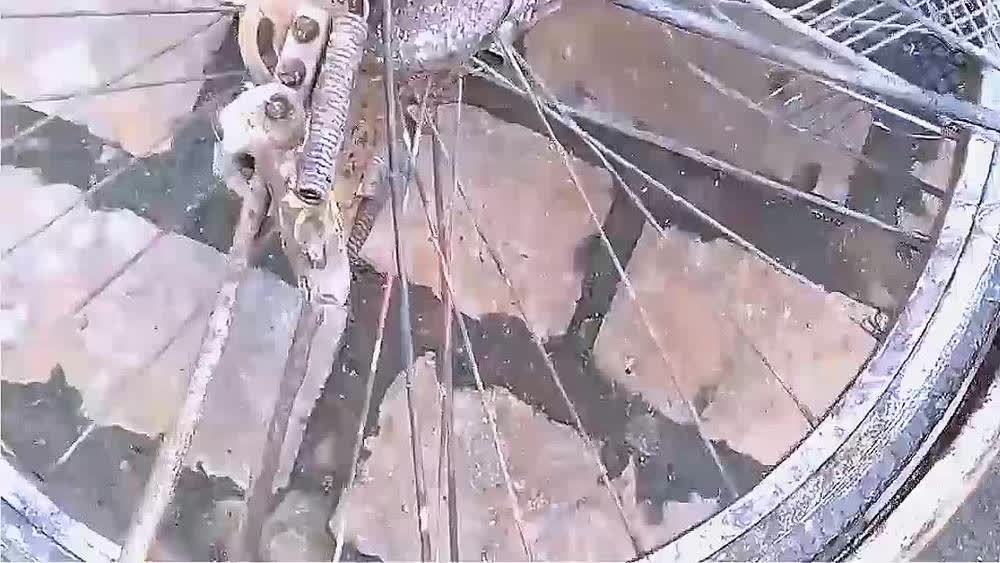 20块回收的旧单车,牛人拆开翻新后,才发现自己赚大了!
