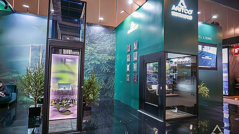 体验一下有钱人家的别墅家用电梯