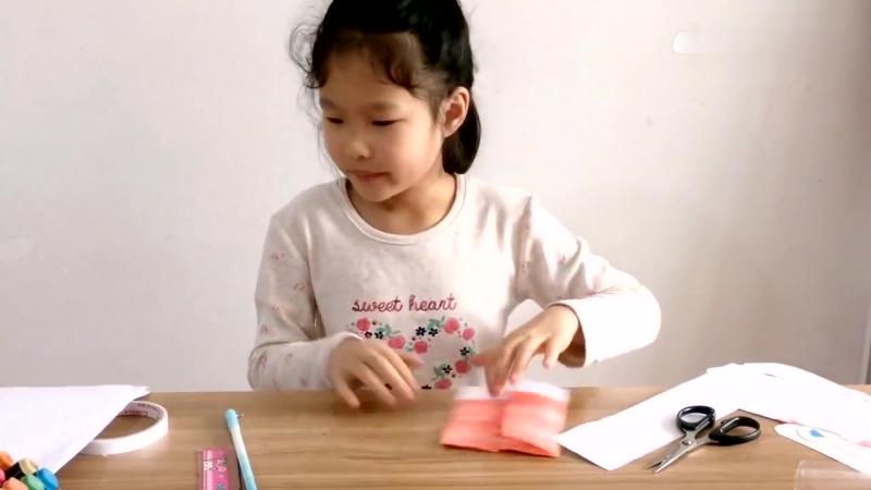 晴晴自制奶茶撕撕乐盲盒,内含4个小盲盒组成,制作方法简单