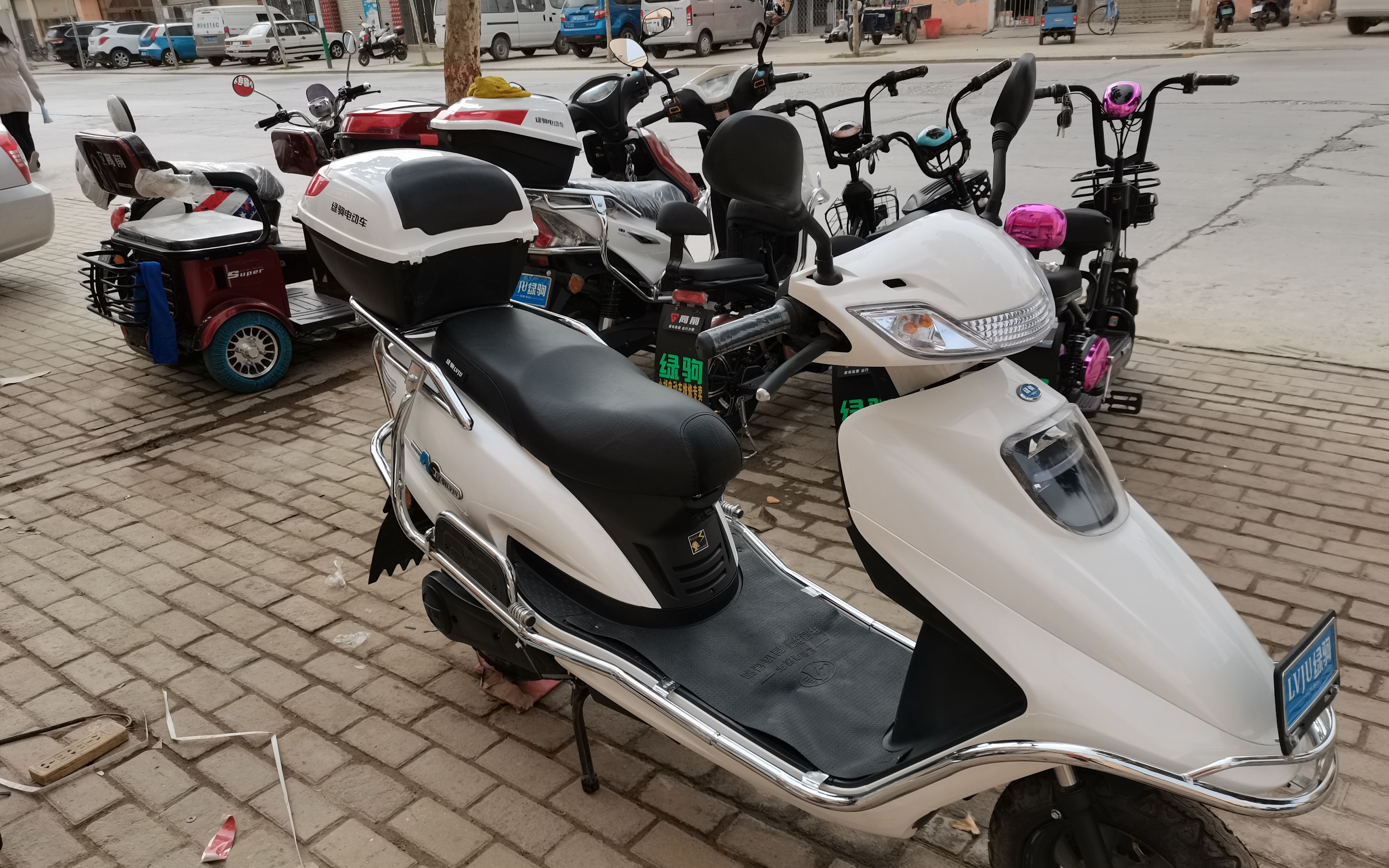 新电动车安装完电池怎么使用才能用得久还不坏?师傅这样操作耐用还...