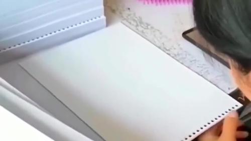 本子的装订过程,还以为都是机器打印,原来都是人工