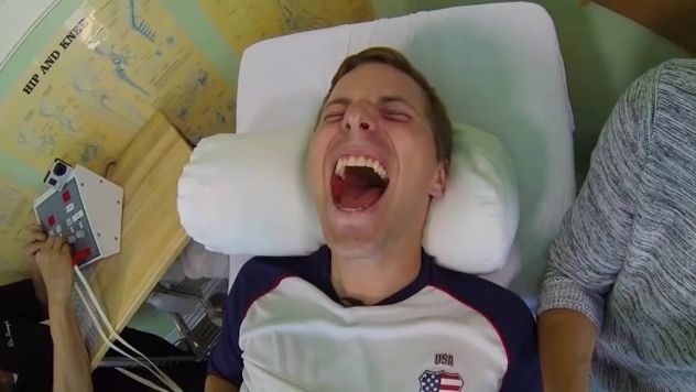 4个小哥模拟体验了一下分娩有多痛,但没人能坚持到最后!