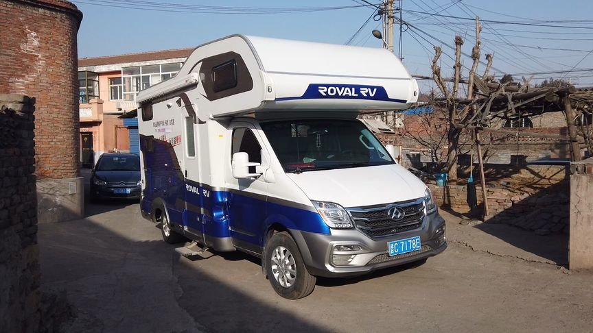 精品二手大通C型房车,新车绝版,真正意义的全局车身!