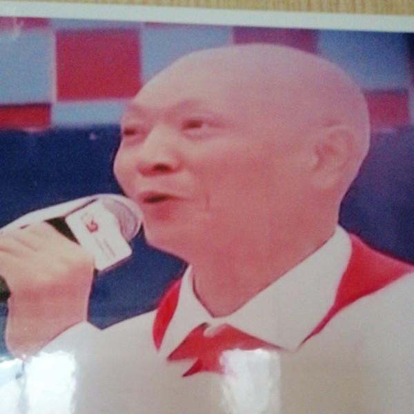 红领巾艺术团顾问范爷爷 