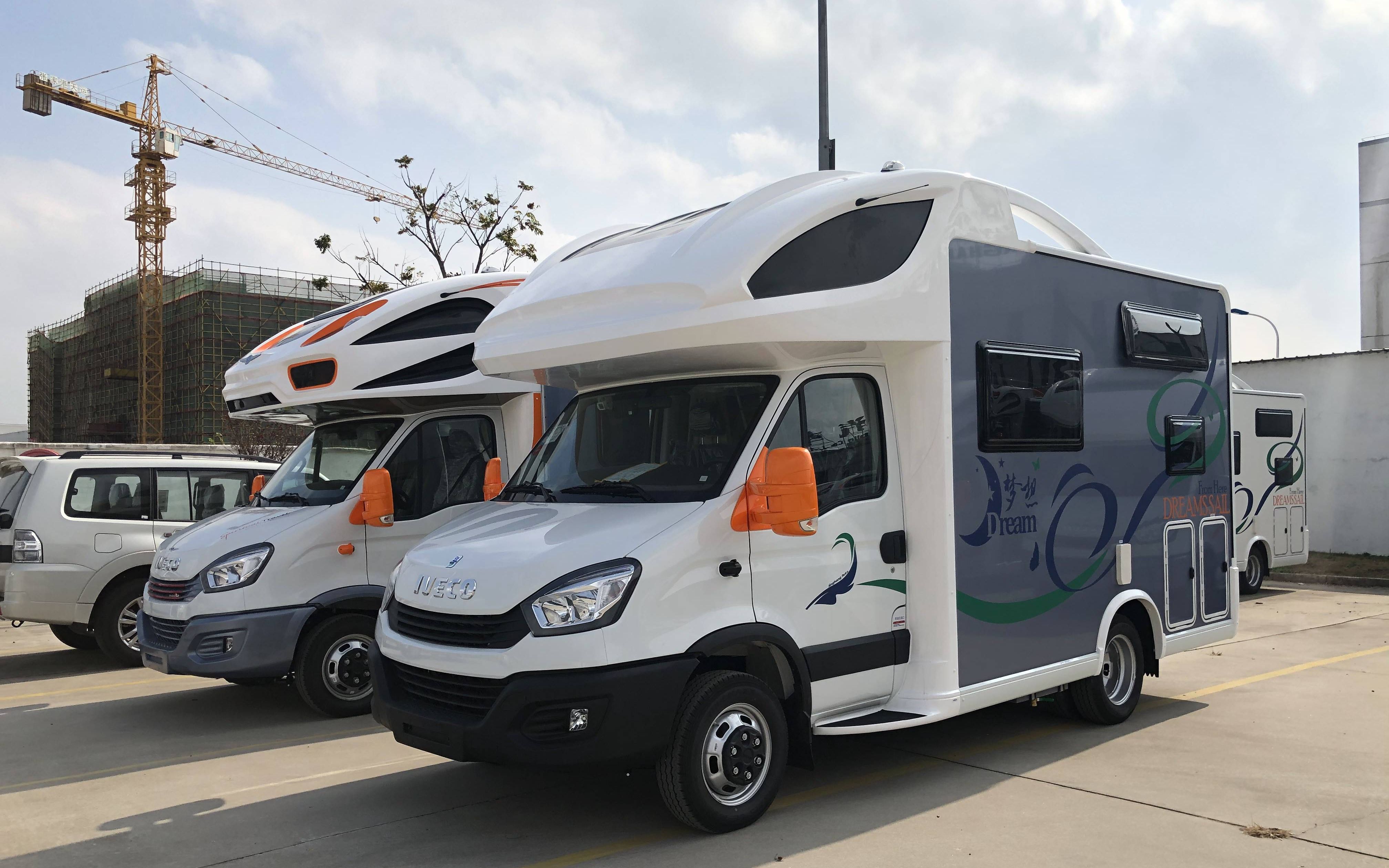 依维柯改装房车_最新依维柯C型内饰配置旅居房车
