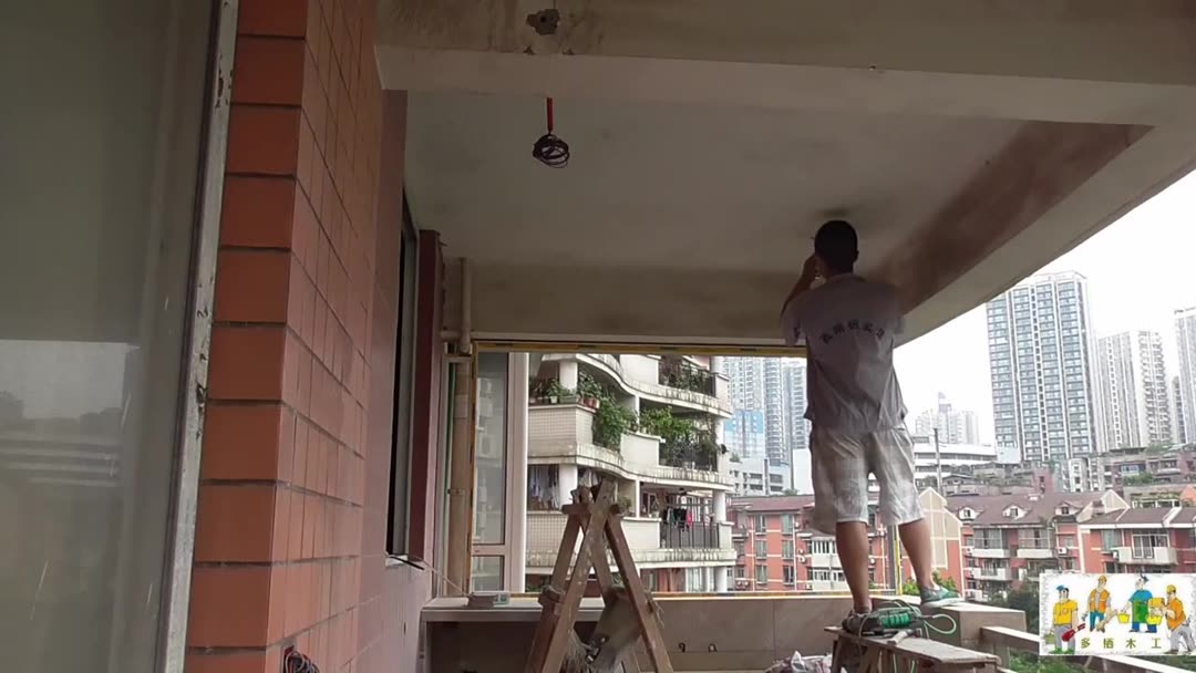 普通阳台晾衣架这样安装才是最正确的