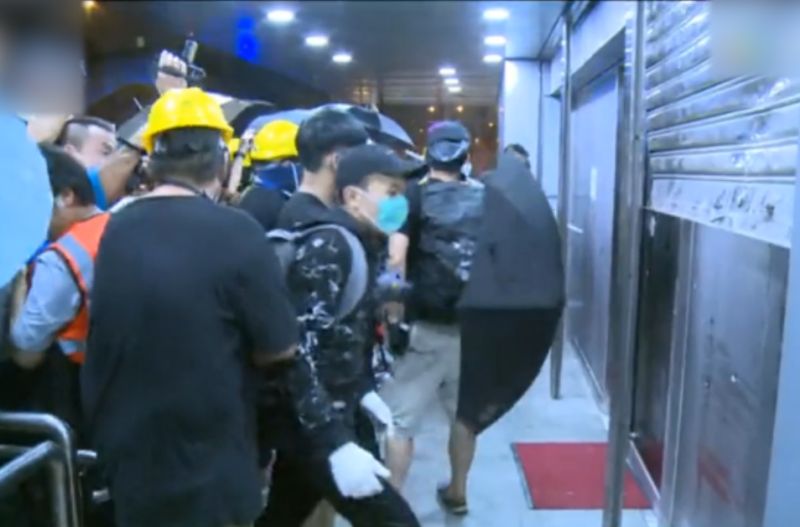 #守护香港# 【愤怒!反对派暴行变本加厉欲毁灭香港 3分钟历数暴徒的...