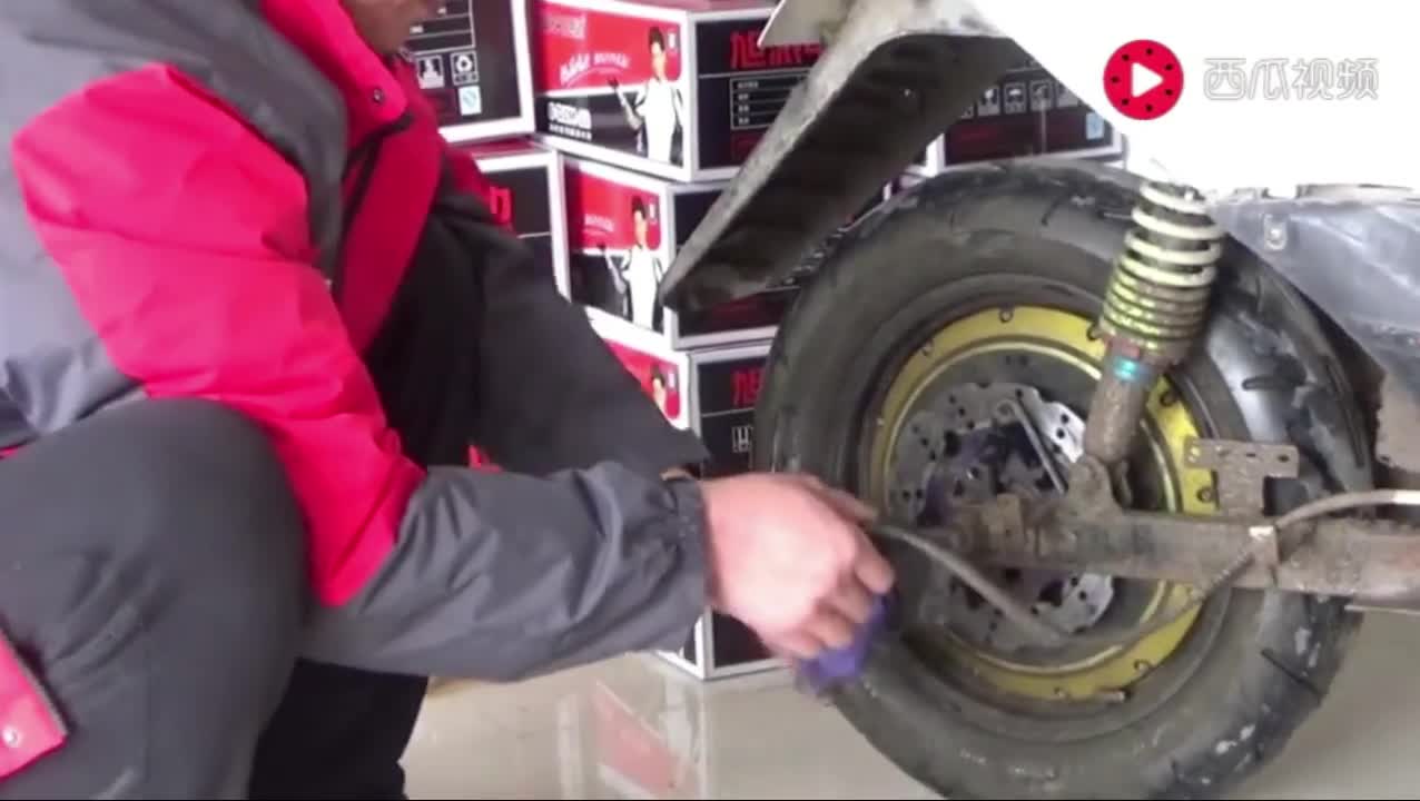 电动车电池跑不远很可能是刹车的问题 刹车太紧的解决办法