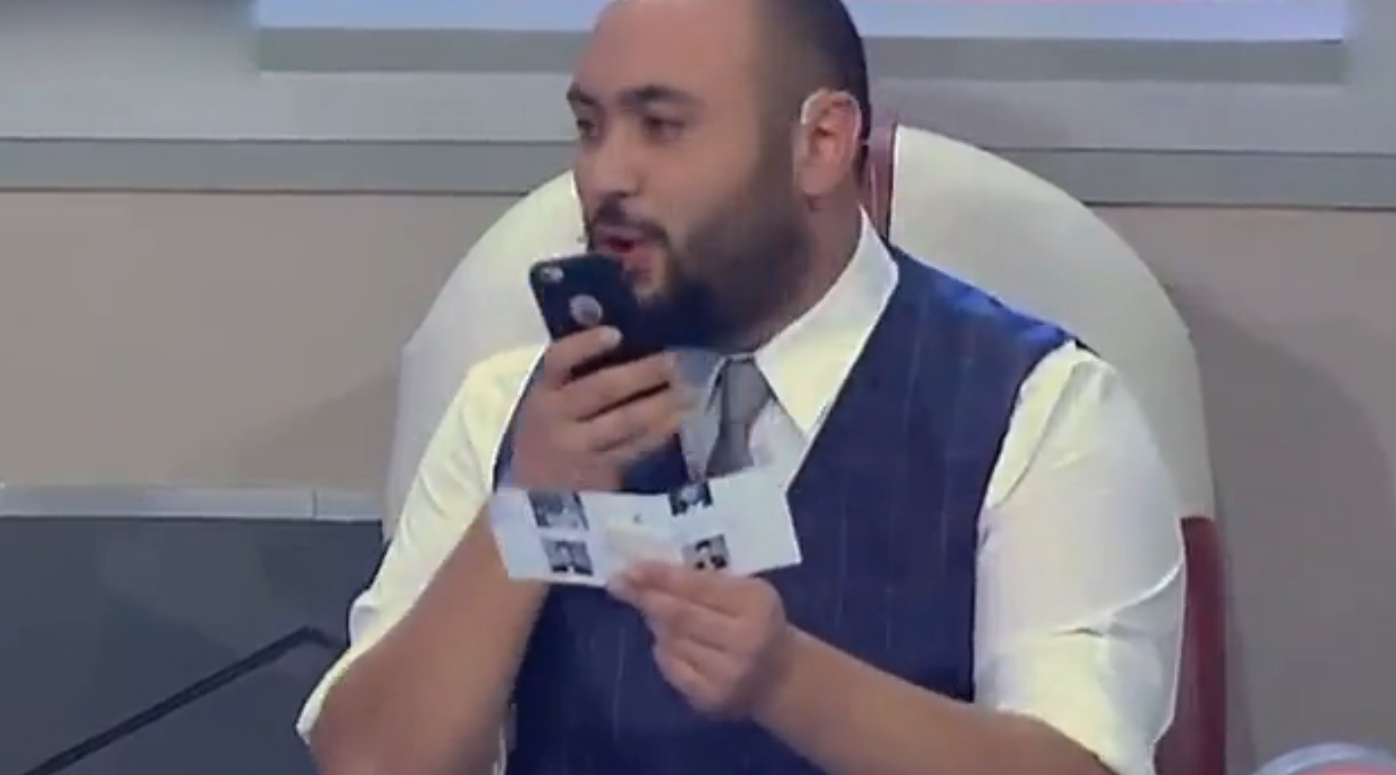 外国友人用中文调戏微信机器人,结果翻译一个比一个离谱