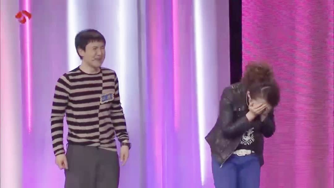 沈腾马丽即兴演小品!本以为这问题能难住沈腾,结果被沈腾怼笑场