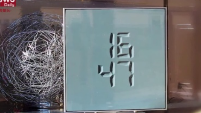 显示数字不靠指针!创意十足的3D时钟