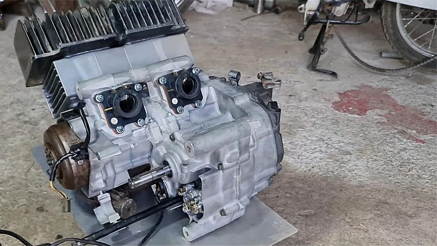 把刚买的单缸摩托车,改造成双缸动力车,朋友看到都夸我是个人才