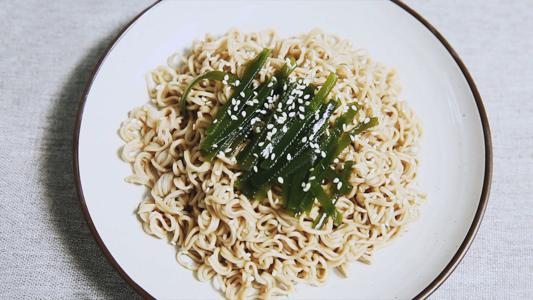 孕妇便秘吃什么好?试试荞麦凉面,酷热夏天好美食